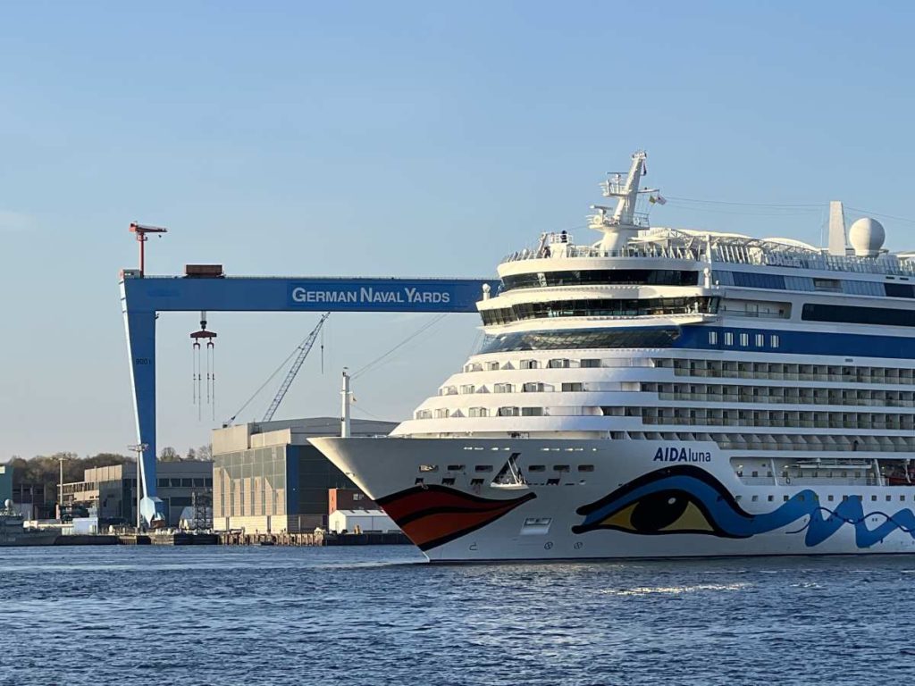 Cruise ship AIDAluna in Kiel on April 25, 2022 | ShipspottingMag.com