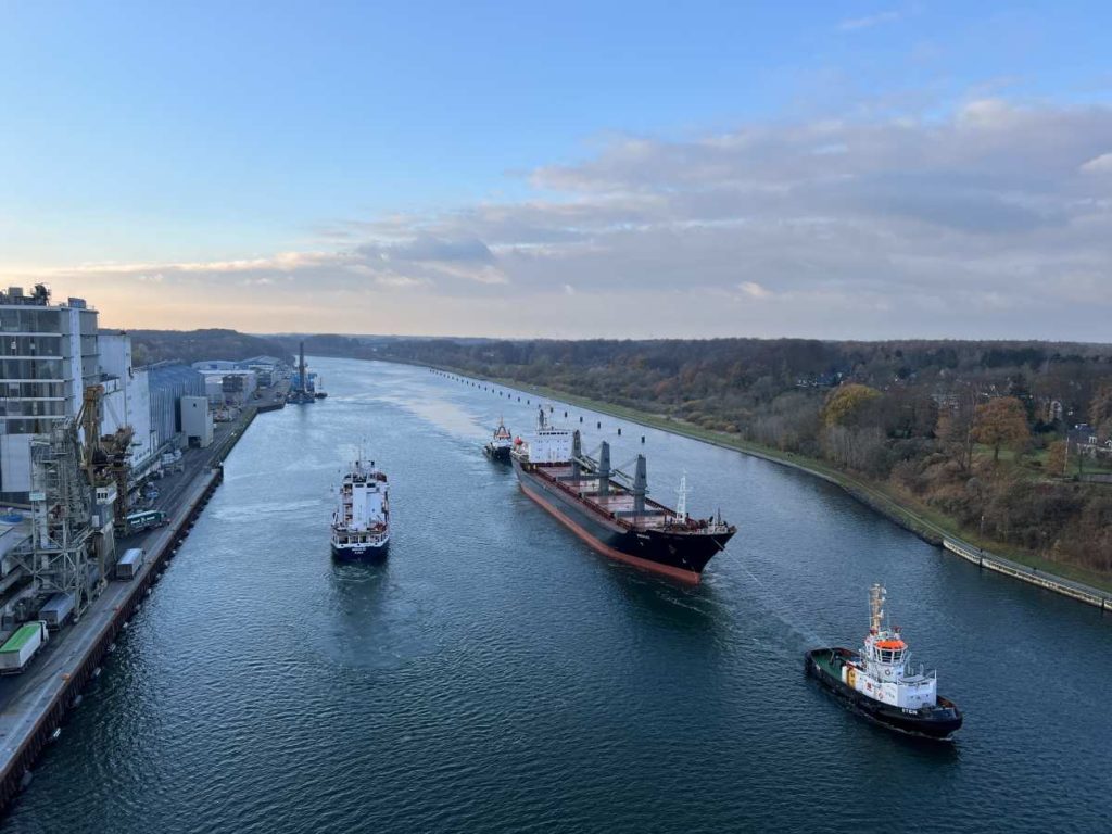 aroyat-frachter-im-nord-ostsee-kanal | ShipspottingMag.com