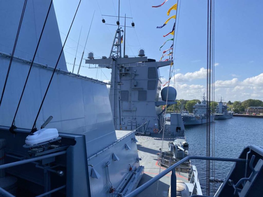 besichtigung-fregatte-nordrhein-westfalen-f223.kiel | ShipspottingMag.com