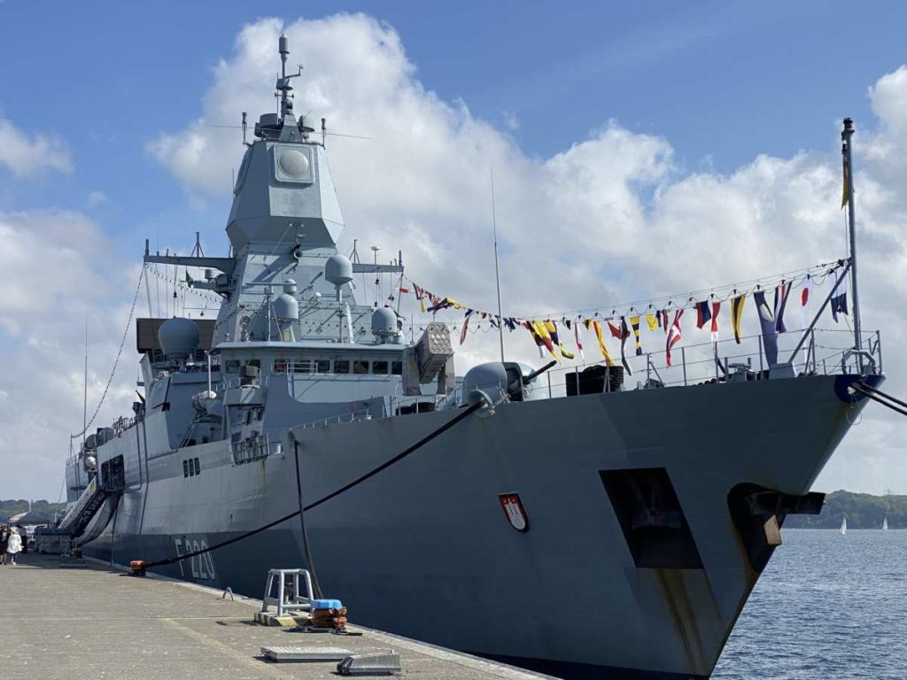 Frigate Hamburg (F 220) | ShipspottingMag.com