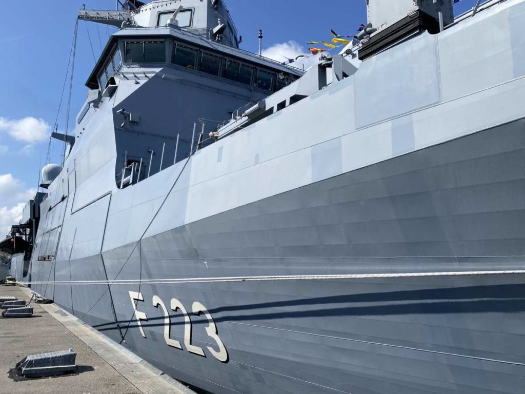 Fregatte Nordrhein-Westfalen (F 223) Kiel Marinestützpunkt ...
