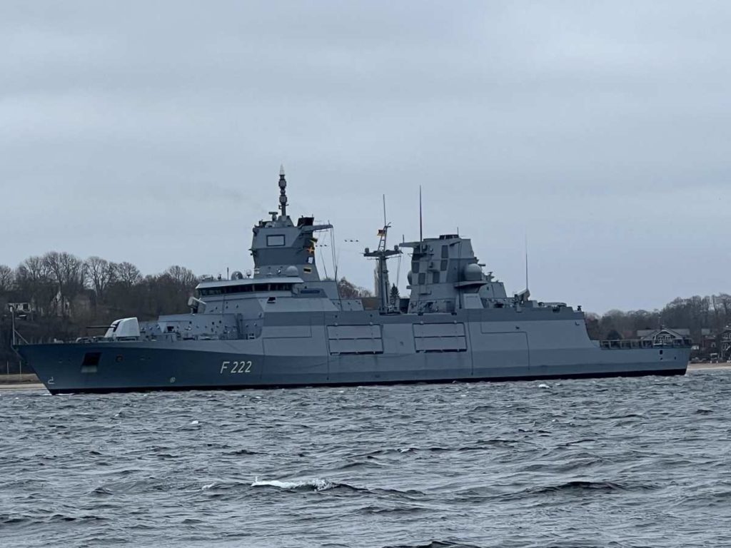 Fregatte F 222 Baden-Württemberg in der Kieler Förde | ShipspottingMag.com