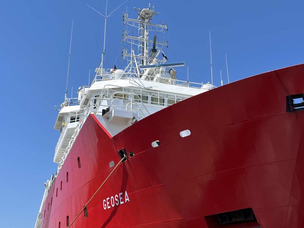 Geosea Offshore-Versorger im Marinestützpunkt Kiel | ShipspottingMag.com