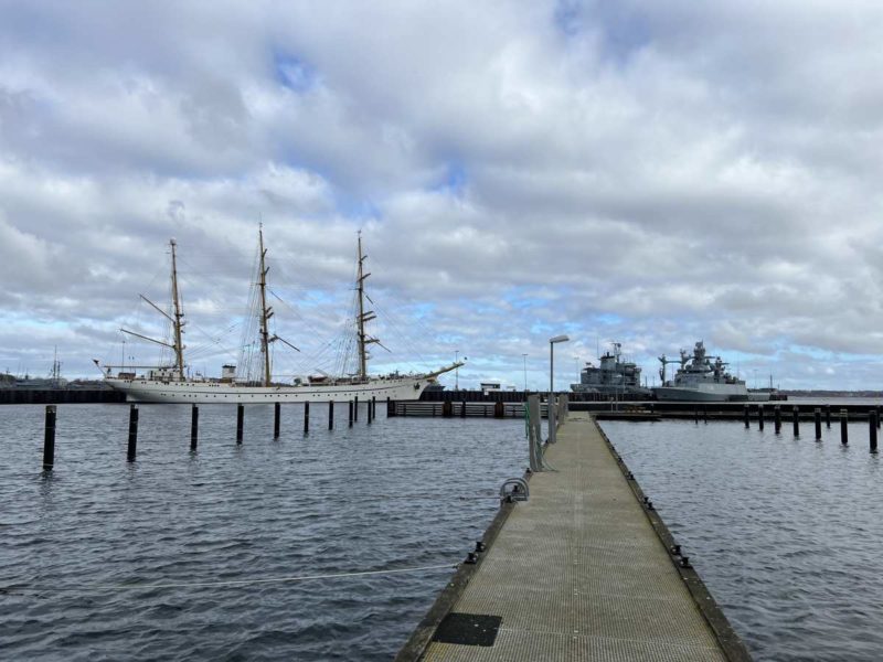 Corvette Köln F 265 at the naval base in Kiel | ShipspottingMag.com
