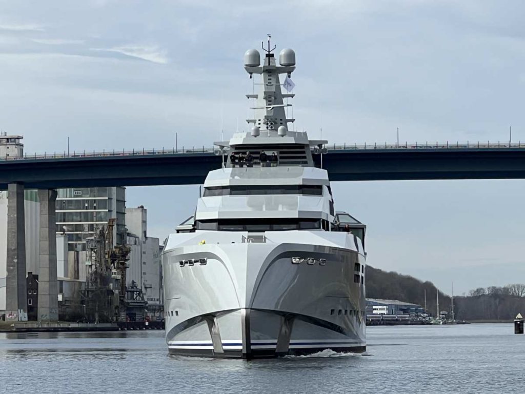 Megayacht 1601 in the Kiel Canal on March 17, 2023 | ShipspottingMag.com
