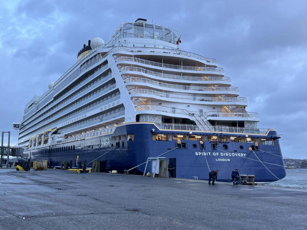 Cruise ship Spirit of Discovery leaves Kiel on December 29th, 2023 ...